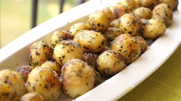Buttery Basil Parmesan Potatoes | Not-So-Serious Eats - Food Blogs
